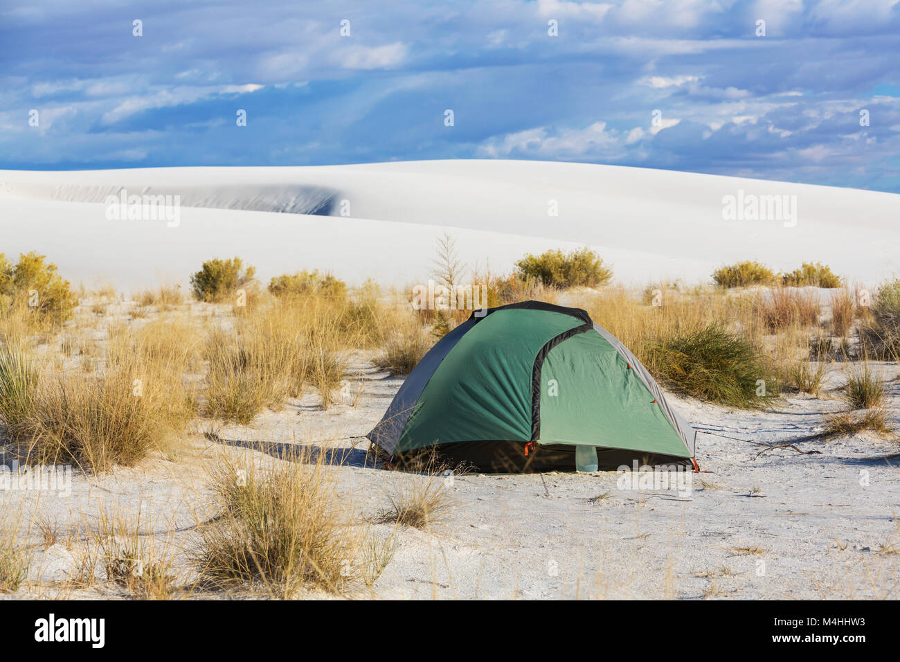 Tent in desert Stock Photo - Alamy