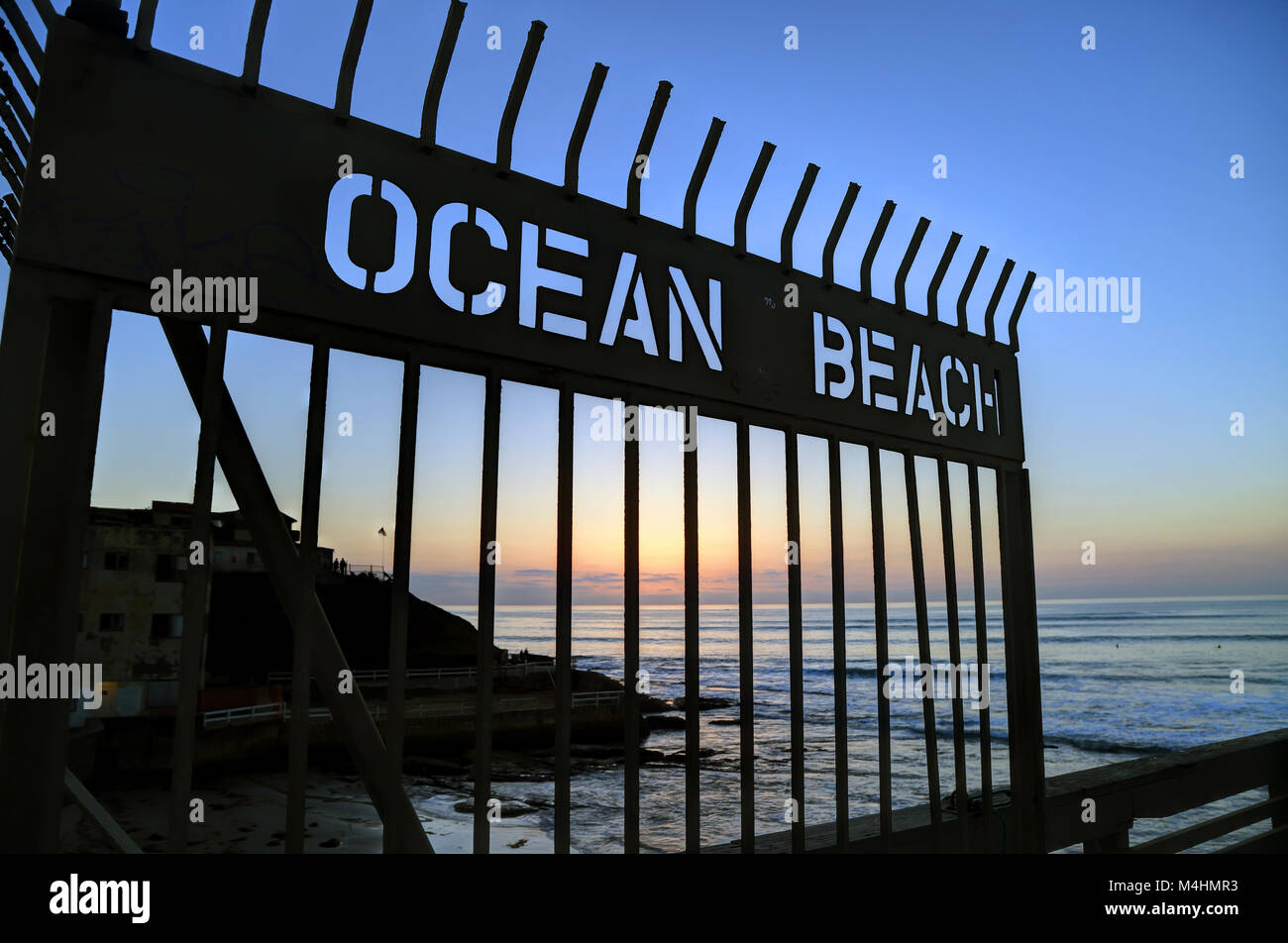 The sunset over the Ocean Beach Pier near San Diego, California Stock ...