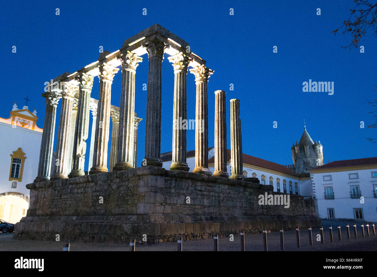 Night picture of the roman temple of Evora (Portugal Stock Photo - Alamy