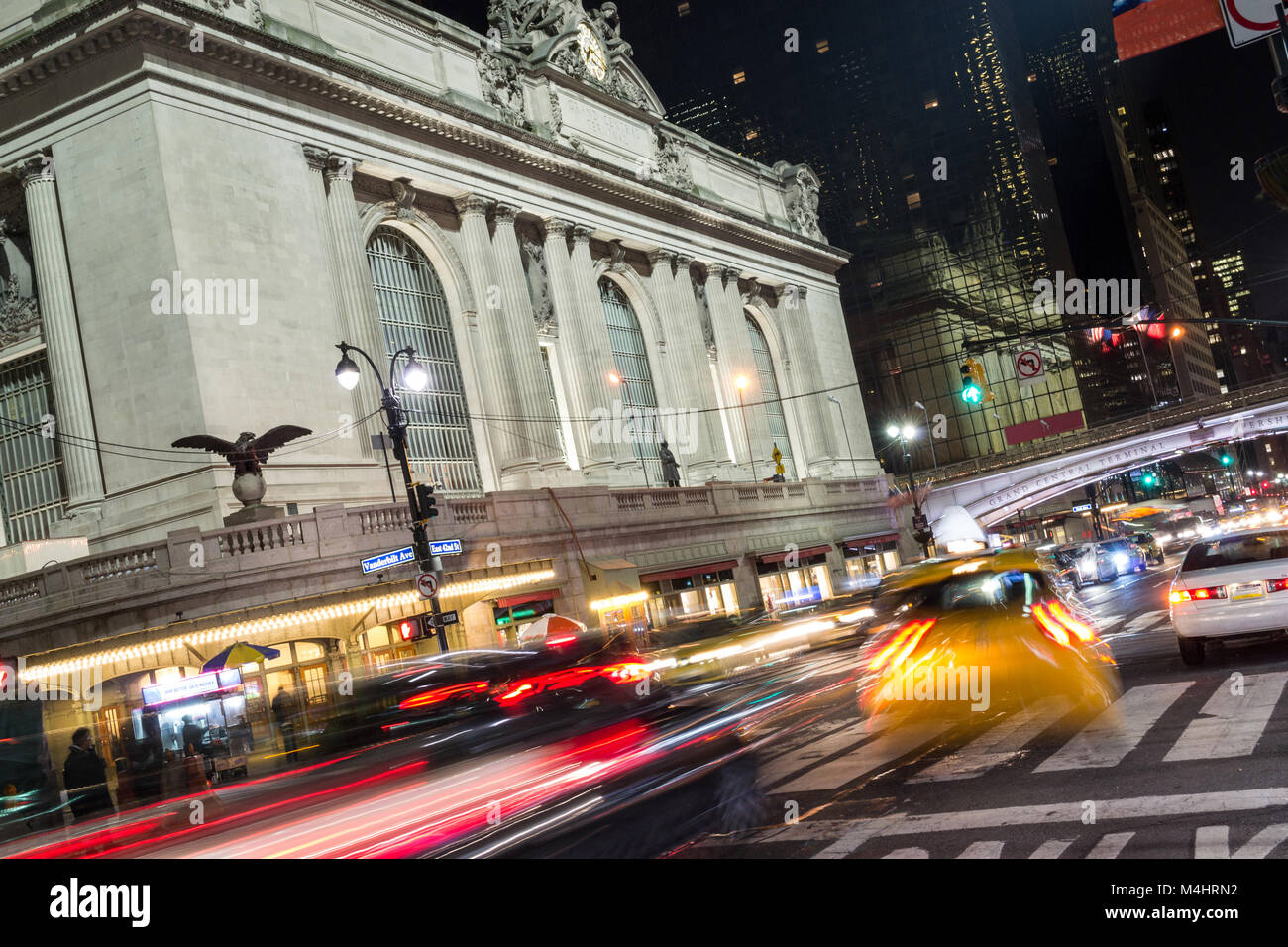 42nd street entrance grand central hi-res stock photography and images ...