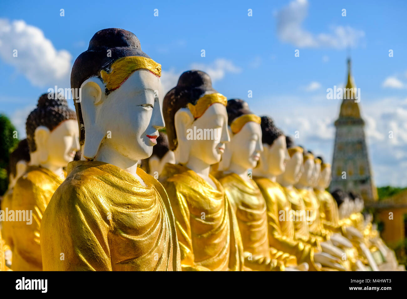 Thousands of small Buddha statues are located below Laykyun Sekkya ...