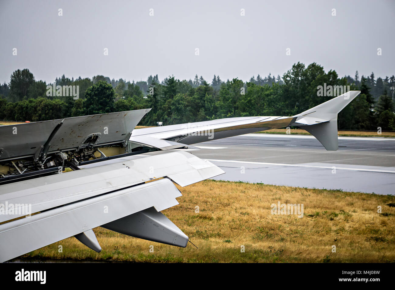 airplane wing details during landing Stock Photo - Alamy