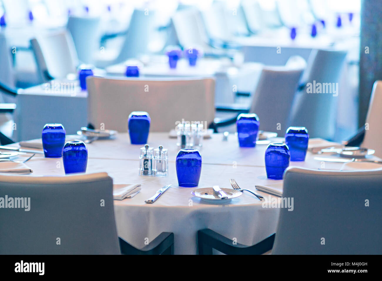 Fine dining restaurant interior hi-res stock photography and images - Alamy
