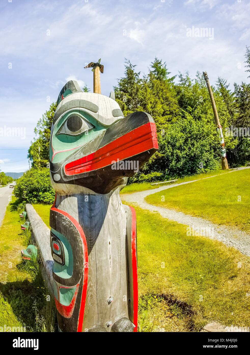 Alaska totem raven hi-res stock photography and images - Alamy
