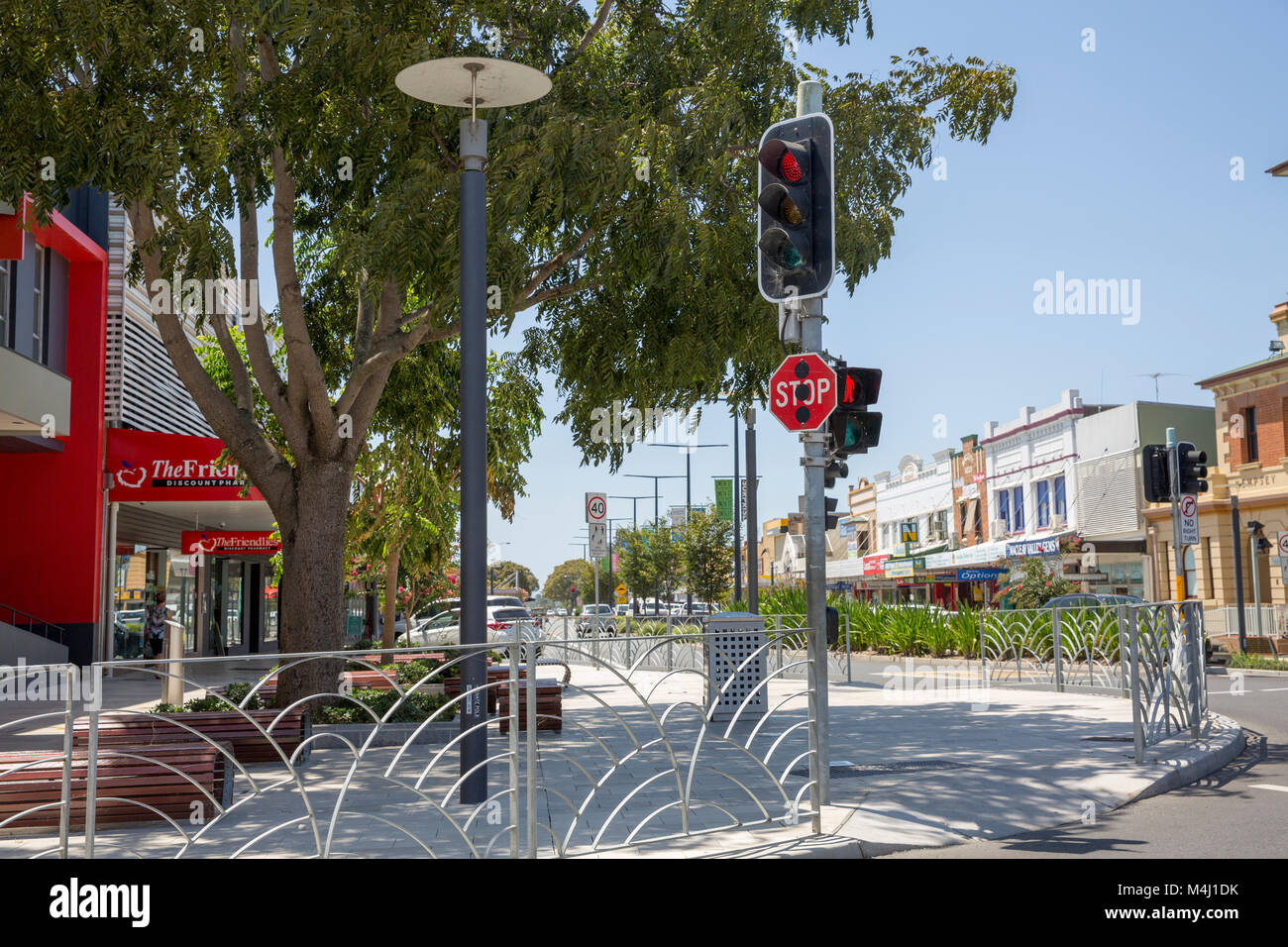 Kempsey is a town in mid new south wales, here the town centre ...