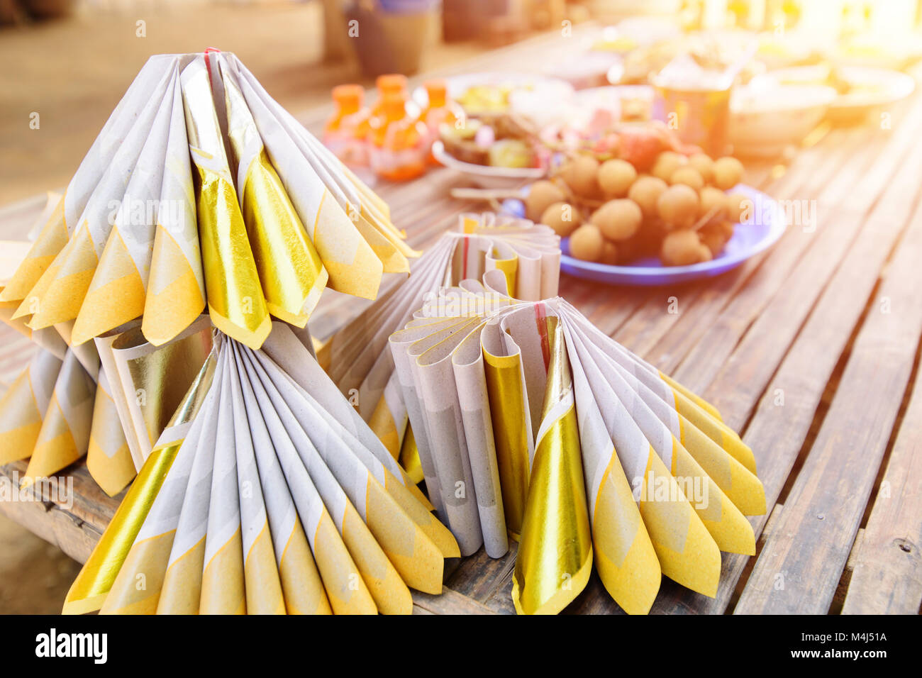 Joss paper gold hi-res stock photography and images - Alamy