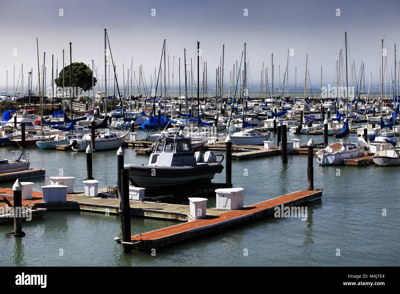 California yacht harbor with the San Francisco Stock Photo - Alamy