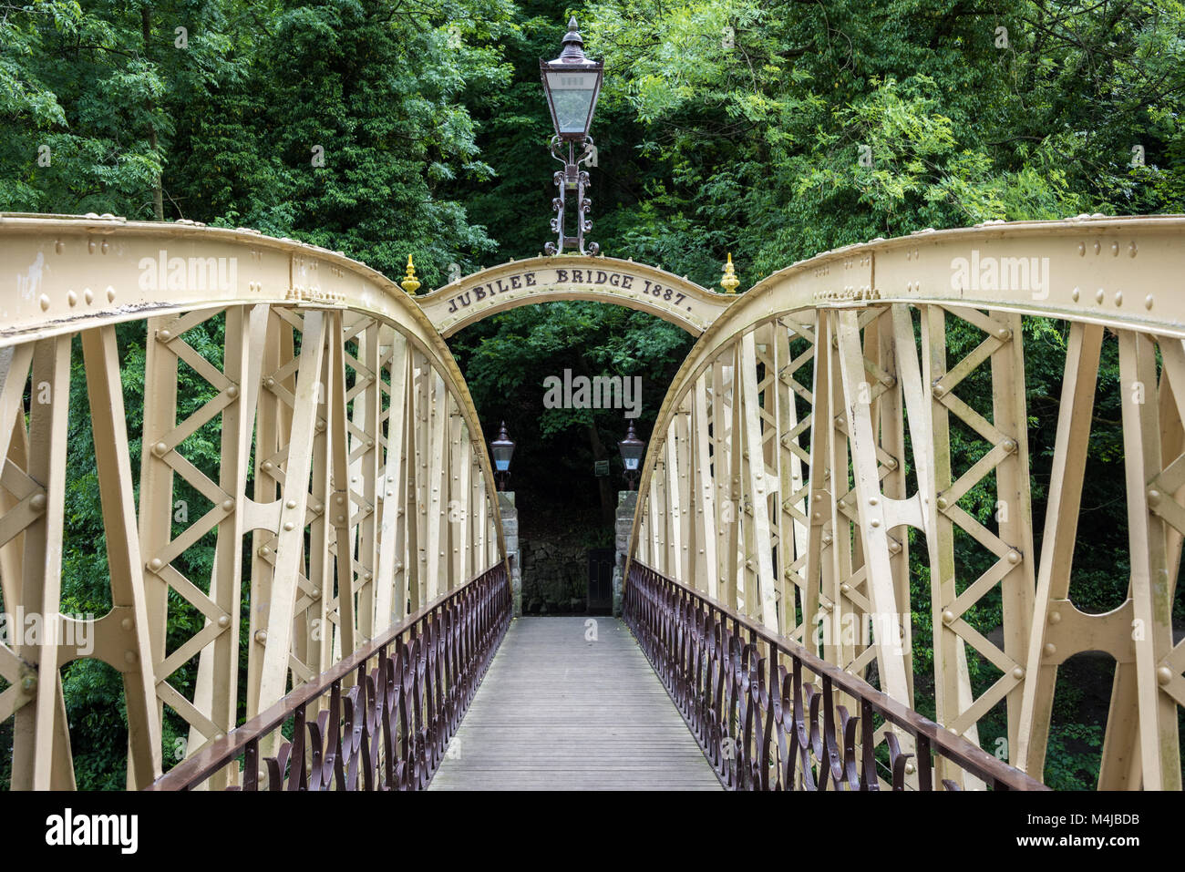 Footbridge over river derbyshire england hi-res stock photography and ...