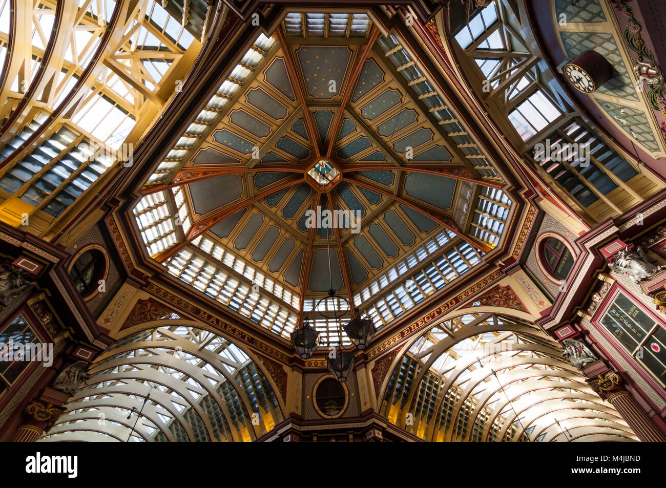 Market ceiling hi-res stock photography and images - Alamy