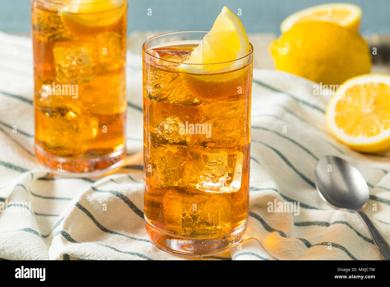 Refreshing Southern Sweet Iced Tea with Lemon Stock Photo - Alamy