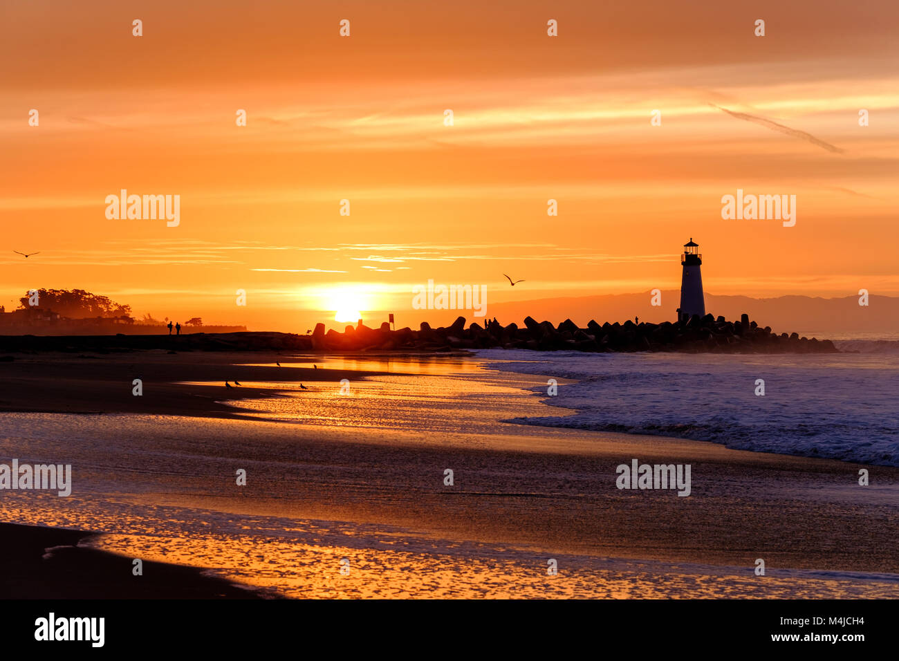 Santa Cruz Breakwater Light (Walton Lighthouse) at sunrise Stock Photo ...