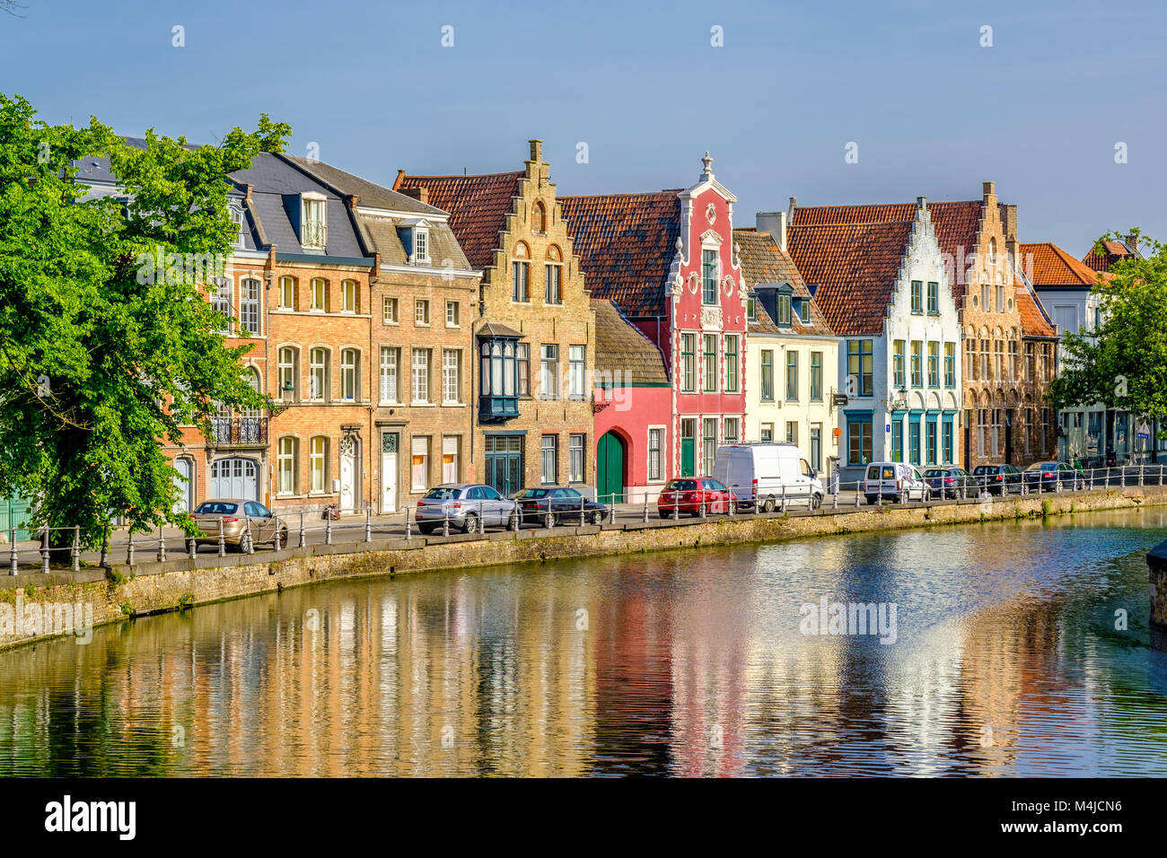 Bruges (Brugge) cityscape with water canal Stock Photo - Alamy