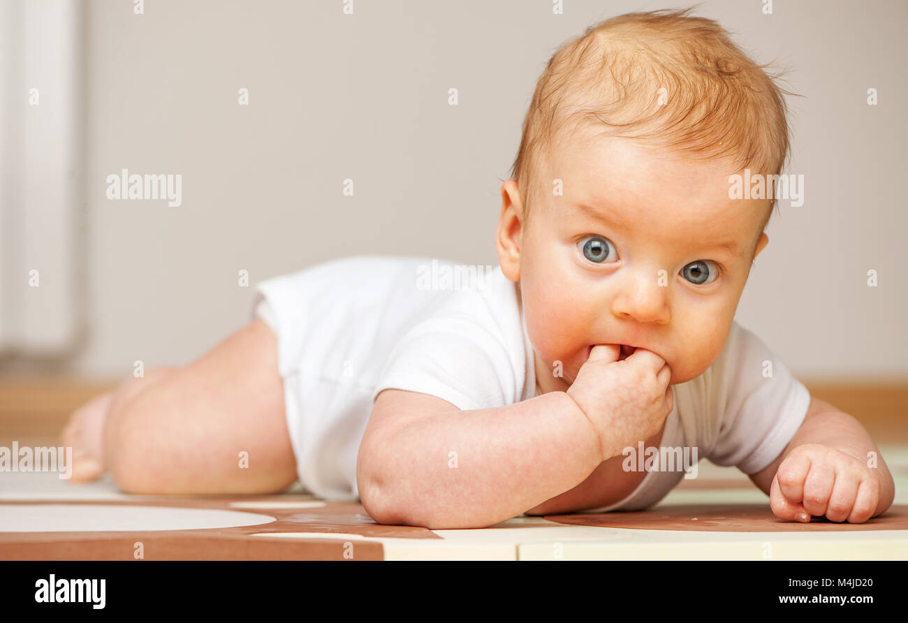 Four months old baby Stock Photo - Alamy