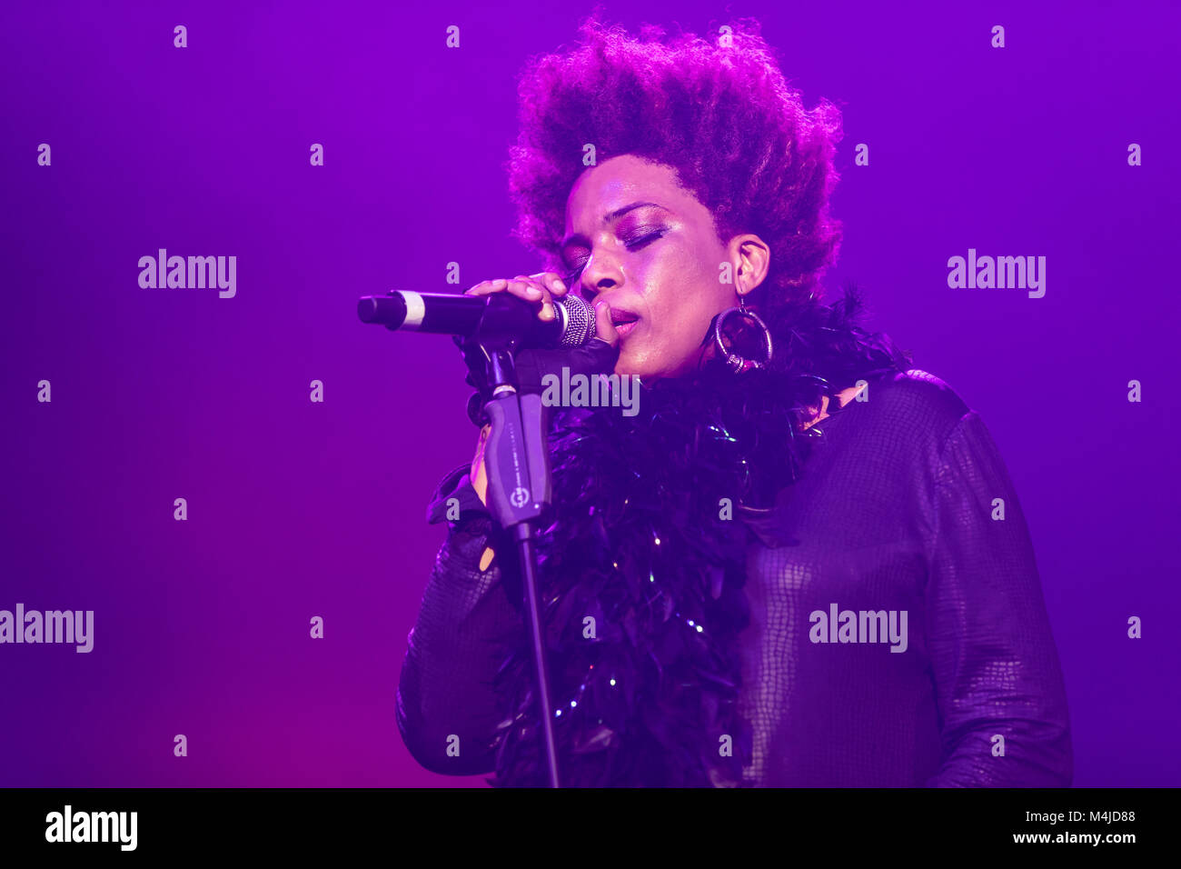Macy gray singer hi-res stock photography and images - Alamy