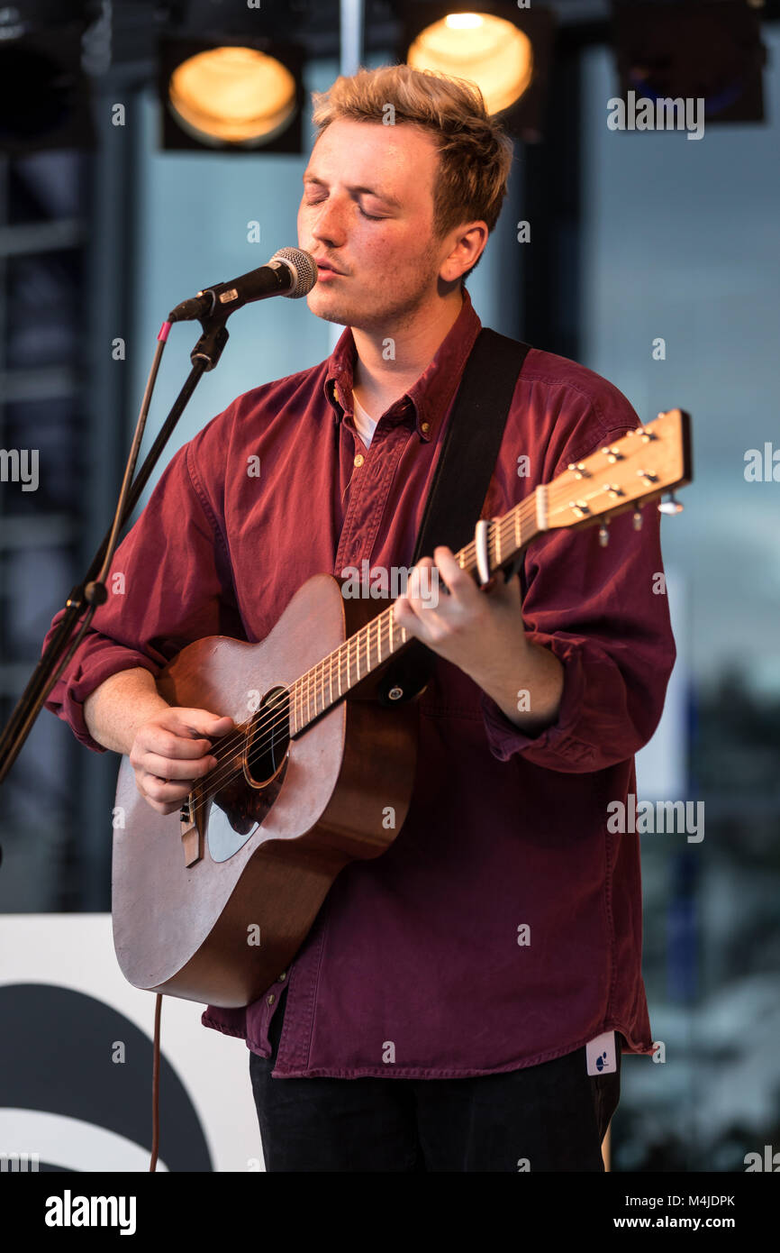Lewis watson singer hi-res stock photography and images - Alamy