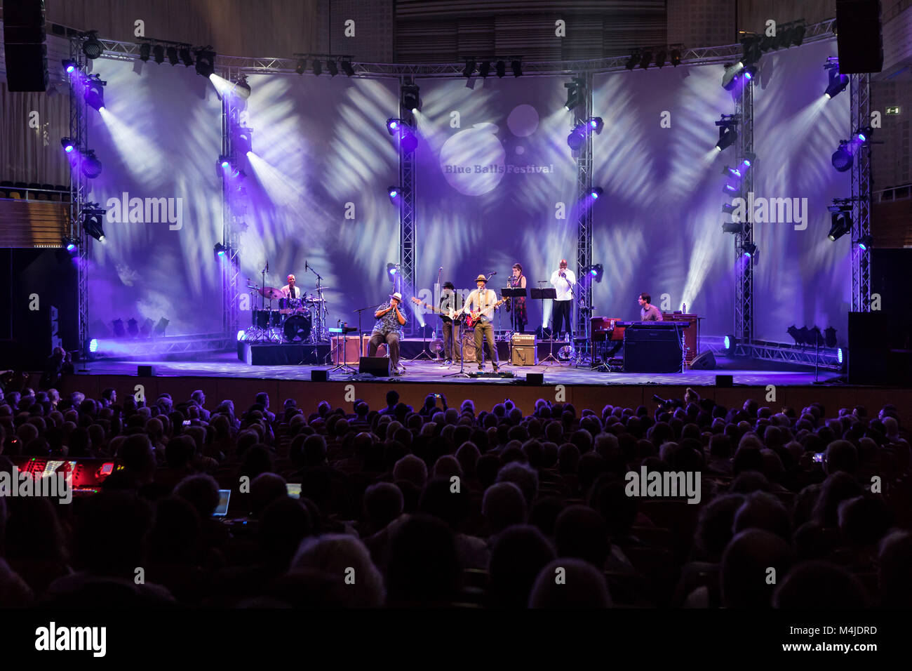 Taj mahal singer hi-res stock photography and images - Alamy