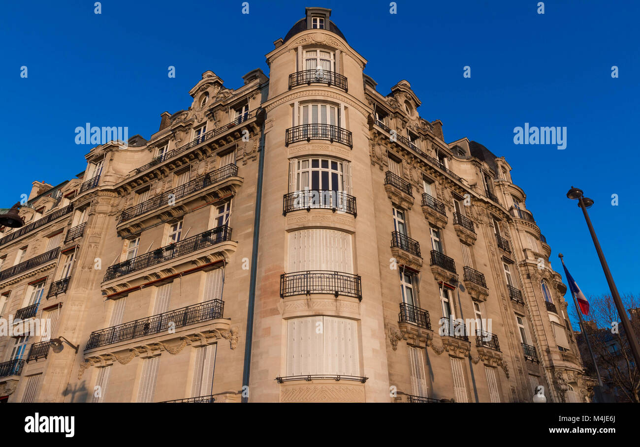 The traditional facade of Parisian building, France Stock Photo - Alamy