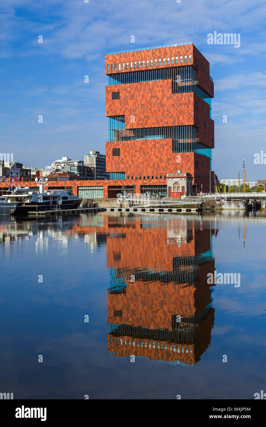 Mas modern building hi-res stock photography and images - Alamy
