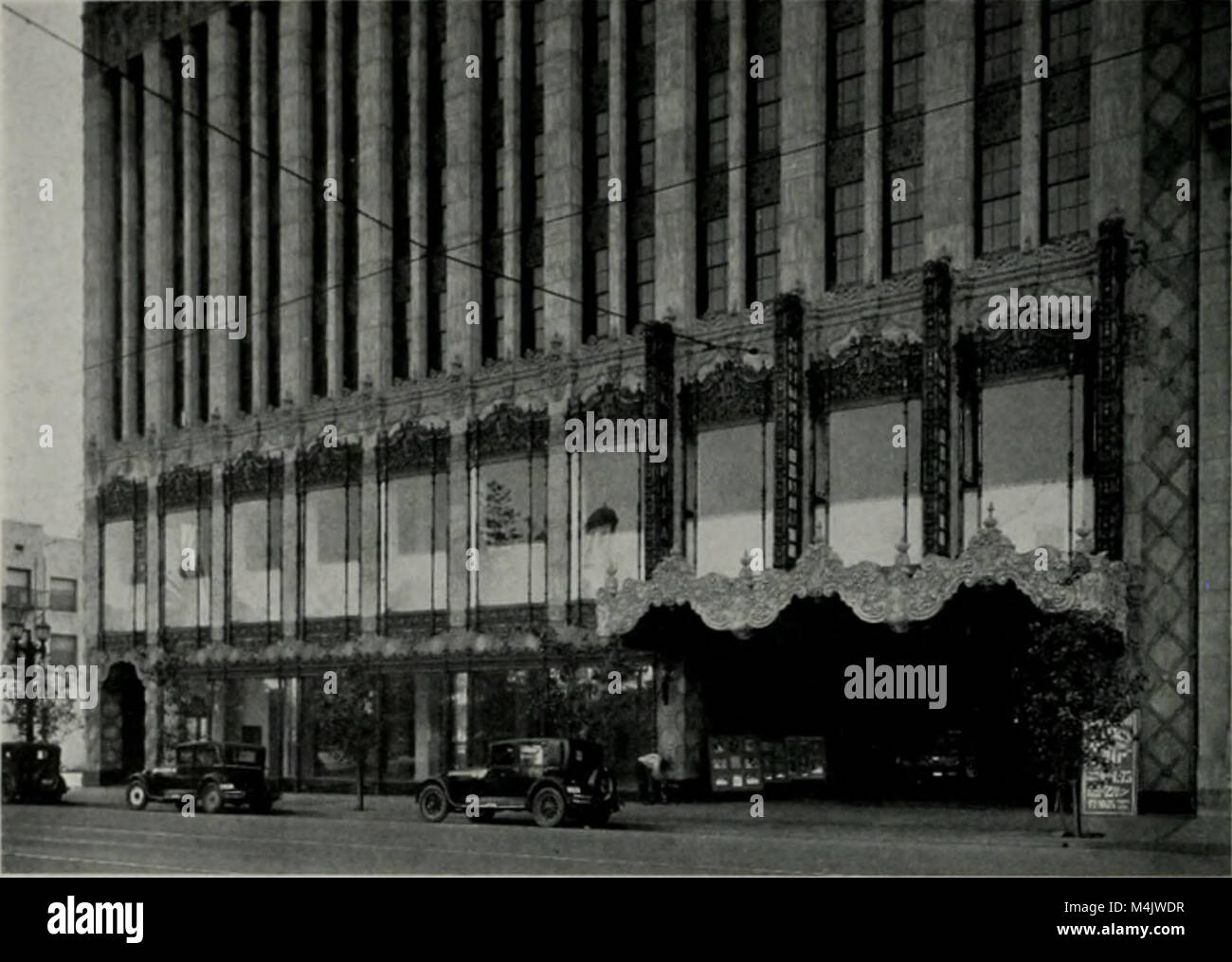 Published in 1927, this magazine covers the fields of architecture and ...