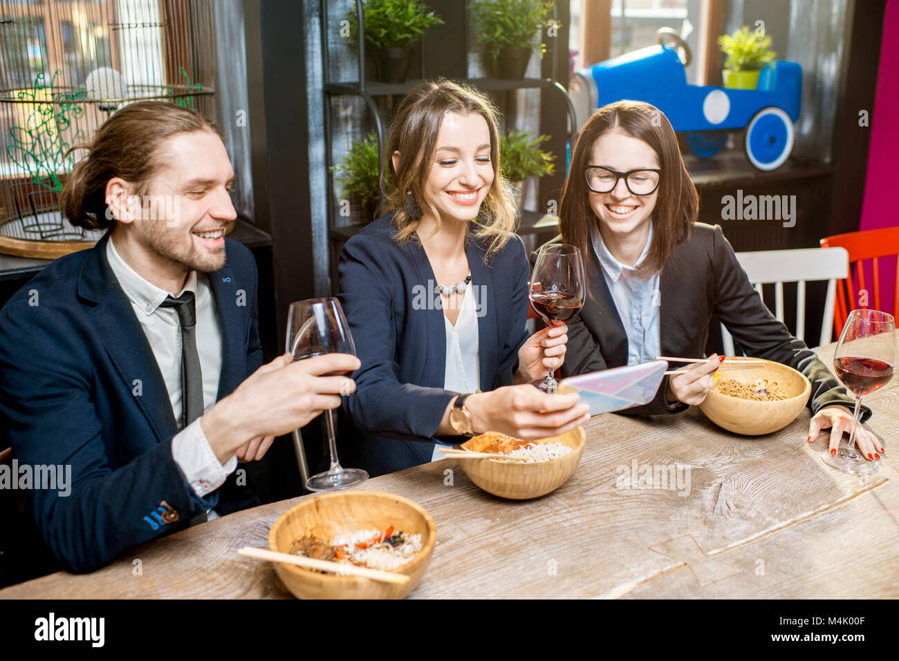 Man eating dinner suit hi-res stock photography and images - Alamy