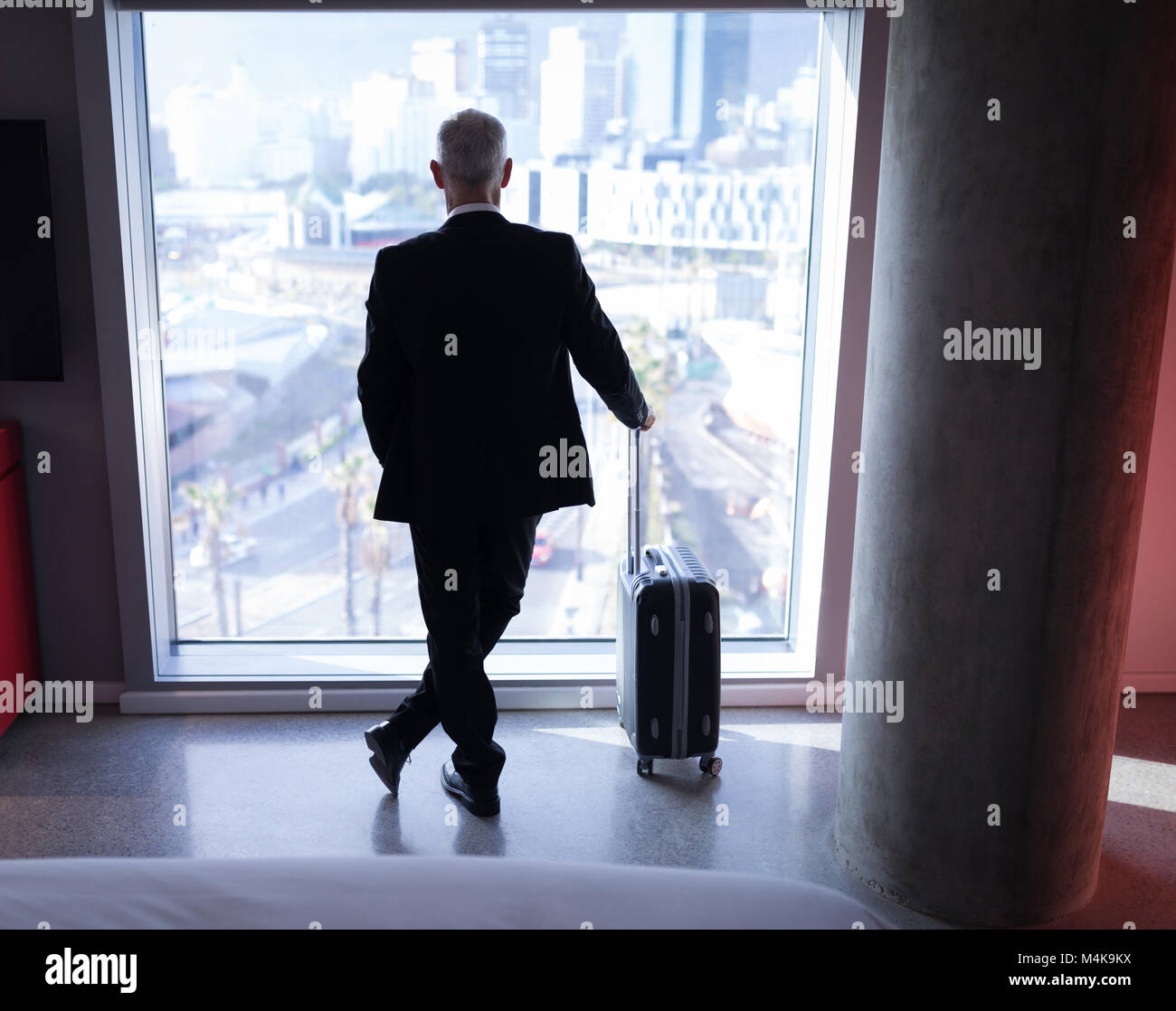 Well dressed male outside hi-res stock photography and images - Alamy