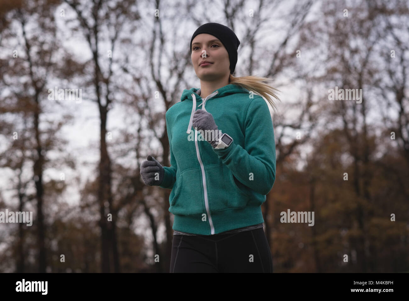 Woman jogging hi-res stock photography and images - Alamy