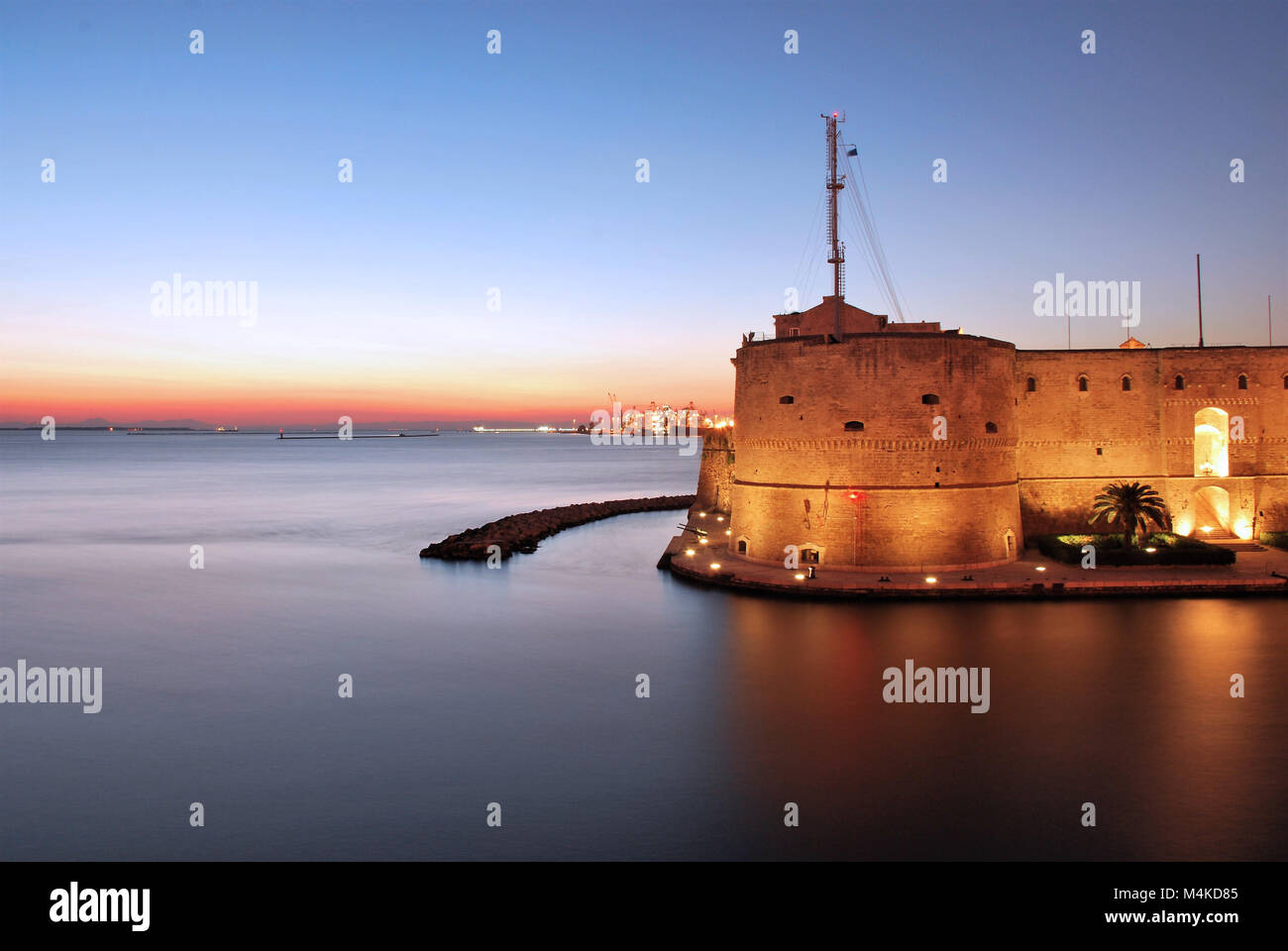 Taranto harbour hi-res stock photography and images - Alamy