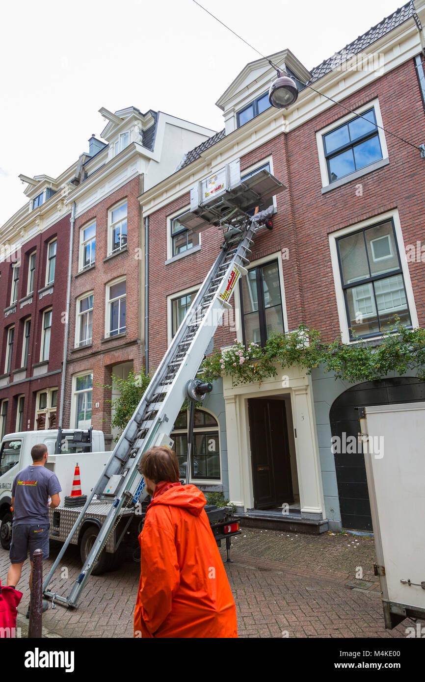 3rd floor hoisting hi-res stock photography and images - Alamy