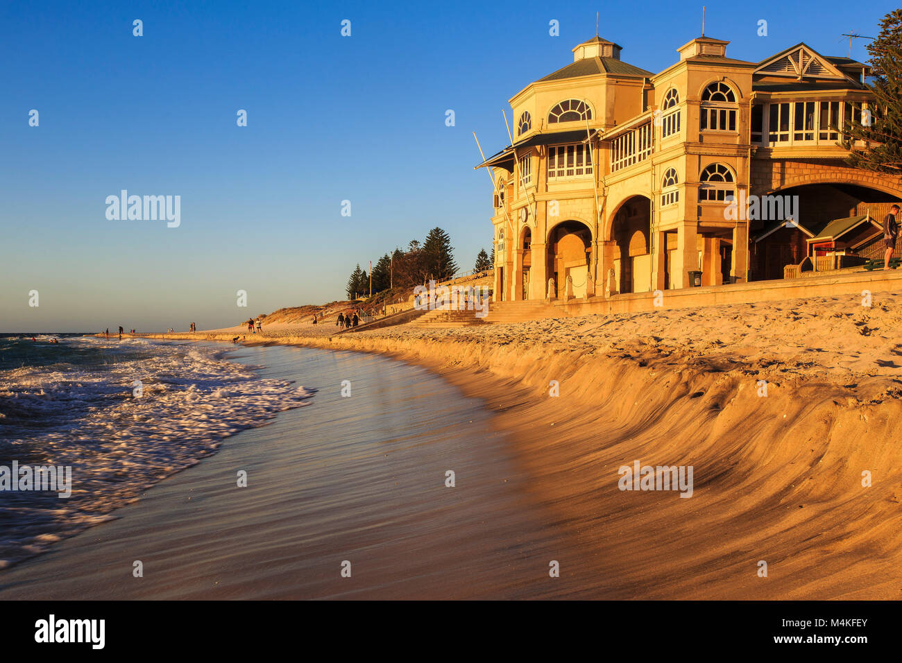 Cottesloe beach hi-res stock photography and images - Alamy