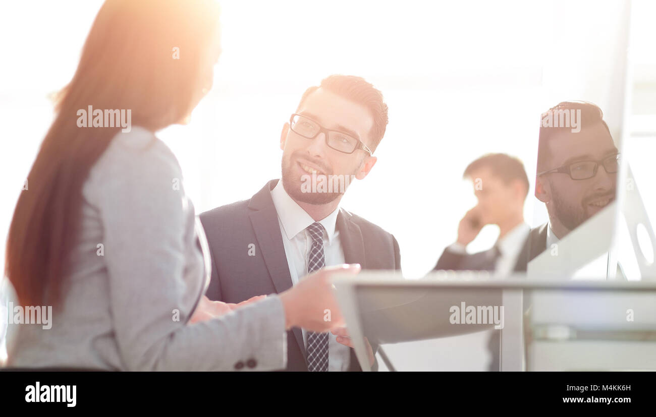 Man explaining to interviewer hi-res stock photography and images - Alamy