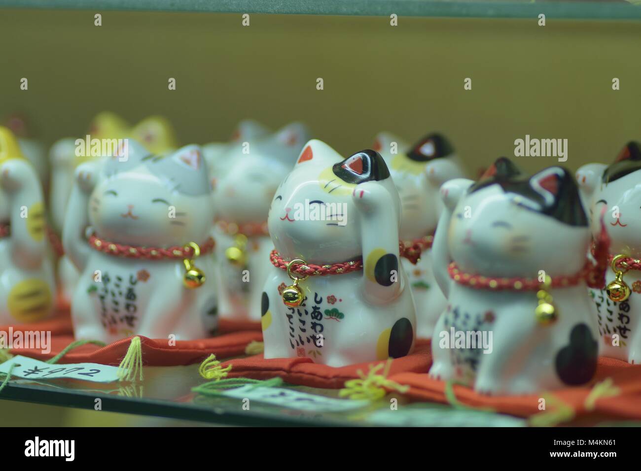 Tokyo dolls hi-res stock photography and images - Alamy