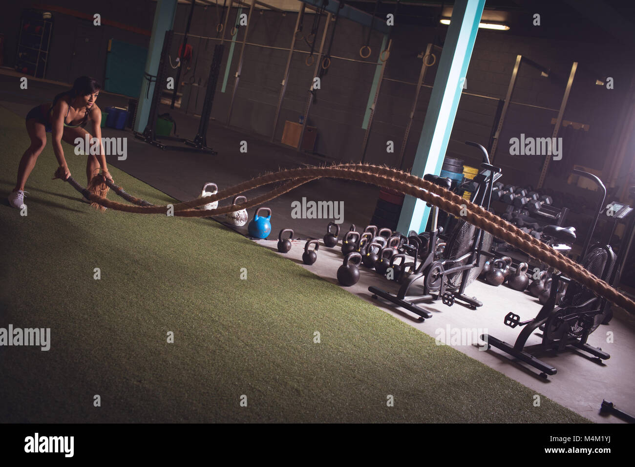 Muscle woman rope hi-res stock photography and images - Alamy