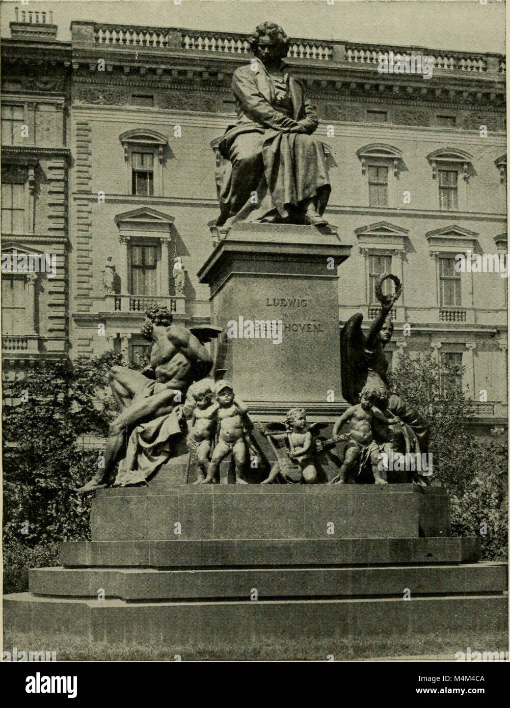 Monument beethoven in vienna hi-res stock photography and images - Alamy