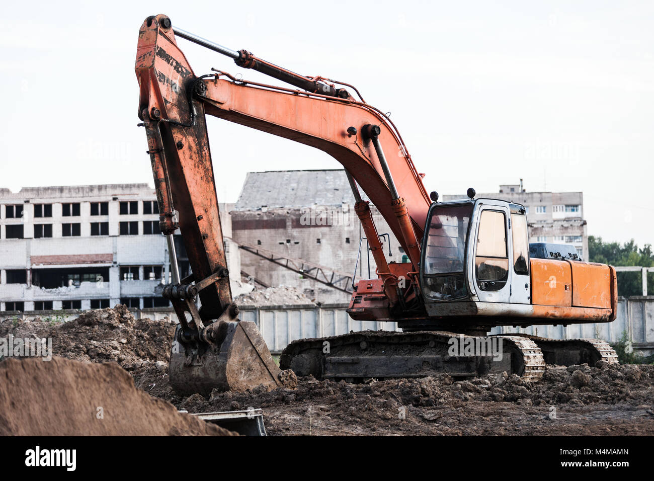 Caterpillar wheel excavator hi-res stock photography and images - Alamy