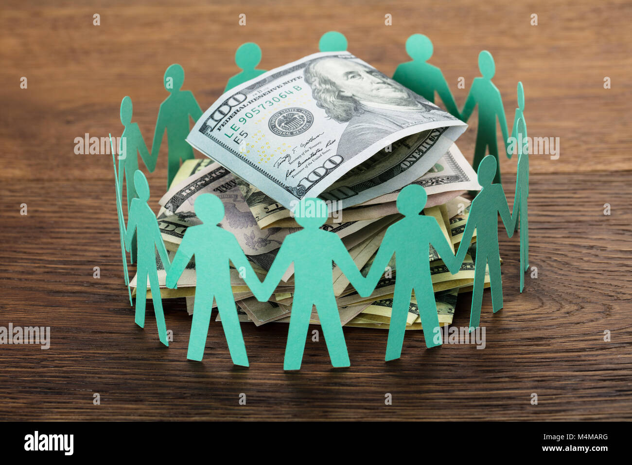 Wealth figures hi-res stock photography and images - Alamy