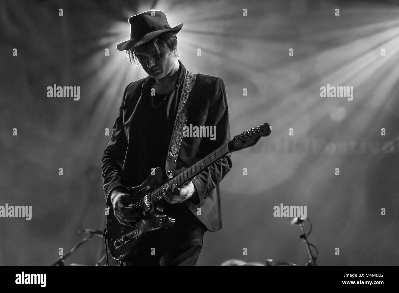 Peter doherty Black and White Stock Photos & Images - Alamy