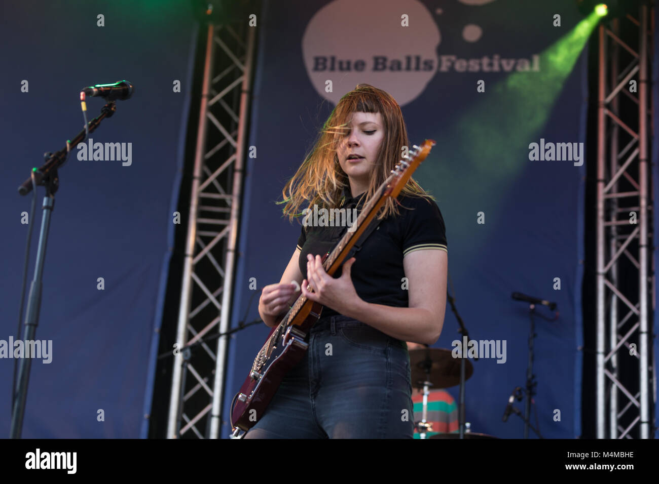 Womens concert hall hi-res stock photography and images - Alamy