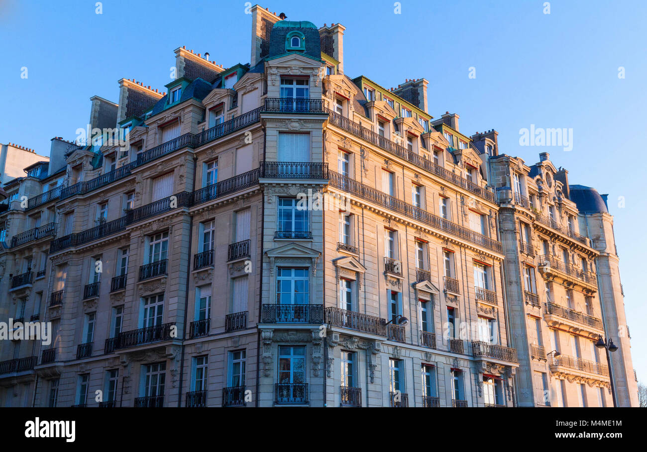 The traditional facade of Parisian building, France Stock Photo - Alamy