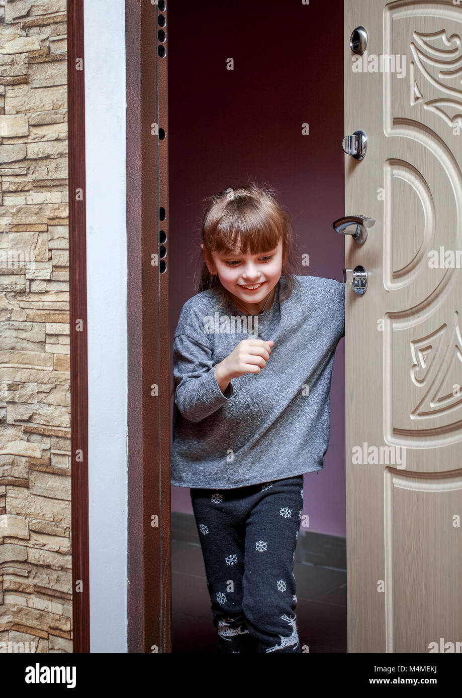 Child front door key hi-res stock photography and images - Alamy