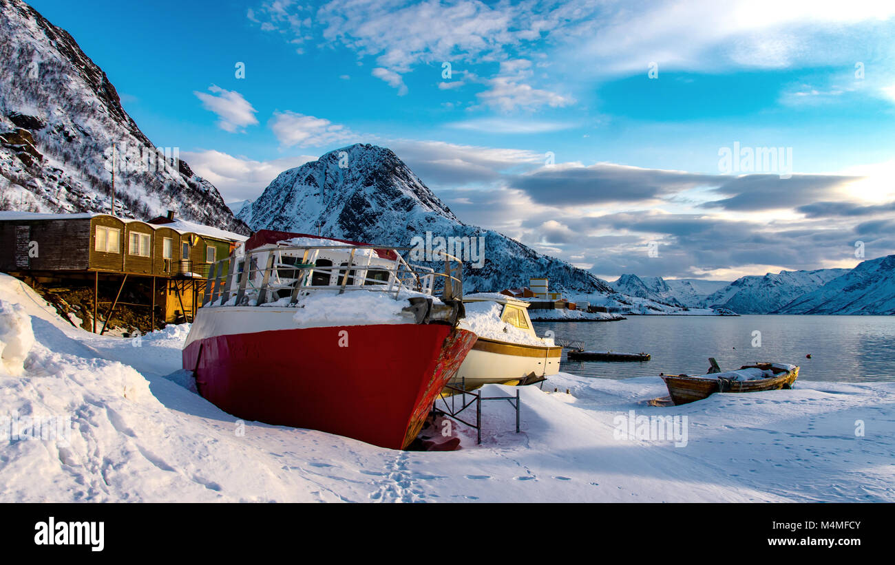 Old world vessel hi-res stock photography and images - Alamy