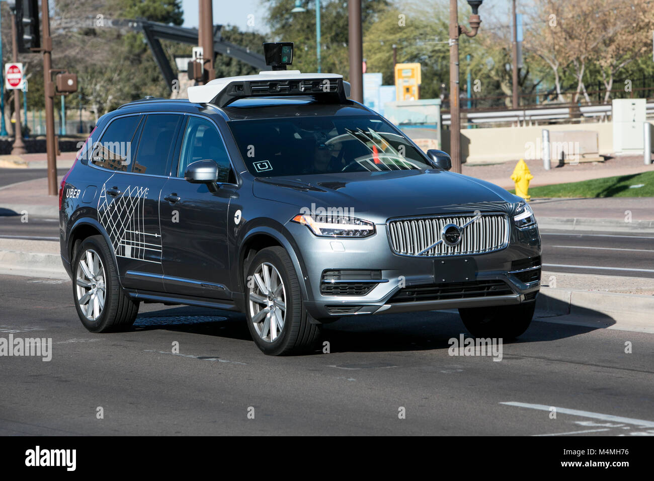 Autonomous vehicle hi-res stock photography and images - Alamy
