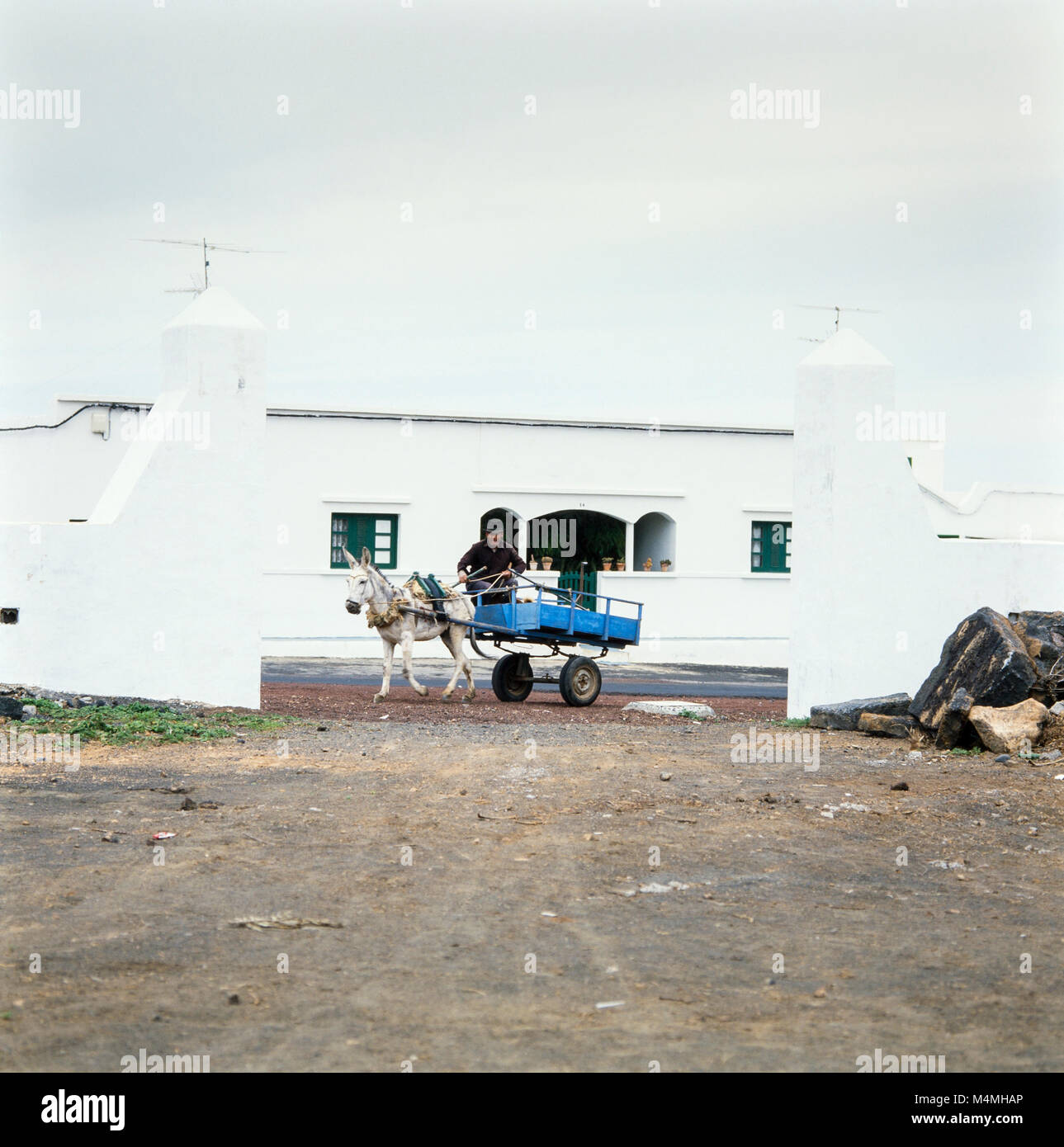 Old farming cart hi-res stock photography and images - Alamy