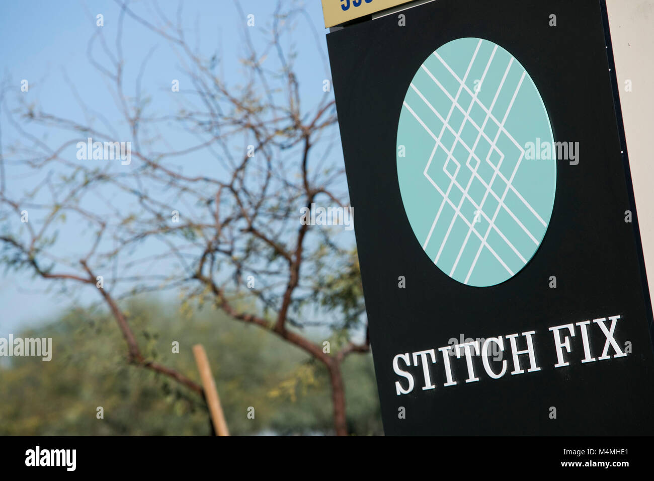 Stitch fix logo hi-res stock photography and images - Alamy