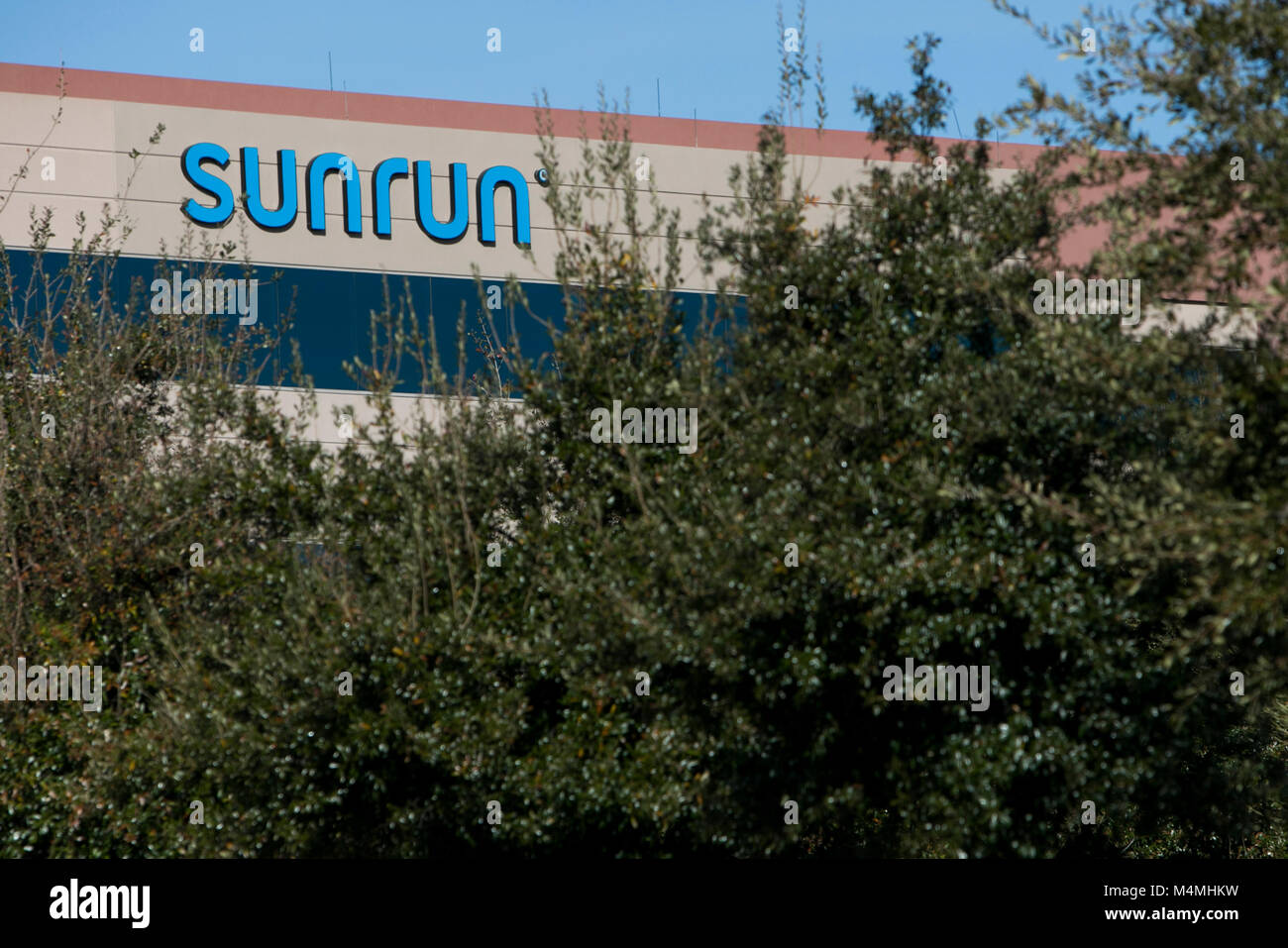 Sunrun logo hi-res stock photography and images - Alamy