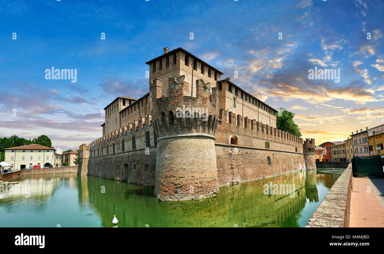 Picture & image of the exterior of the late medieval (13th century ...