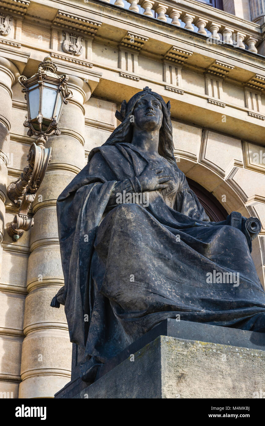 Prague sculpture woman hi-res stock photography and images - Alamy