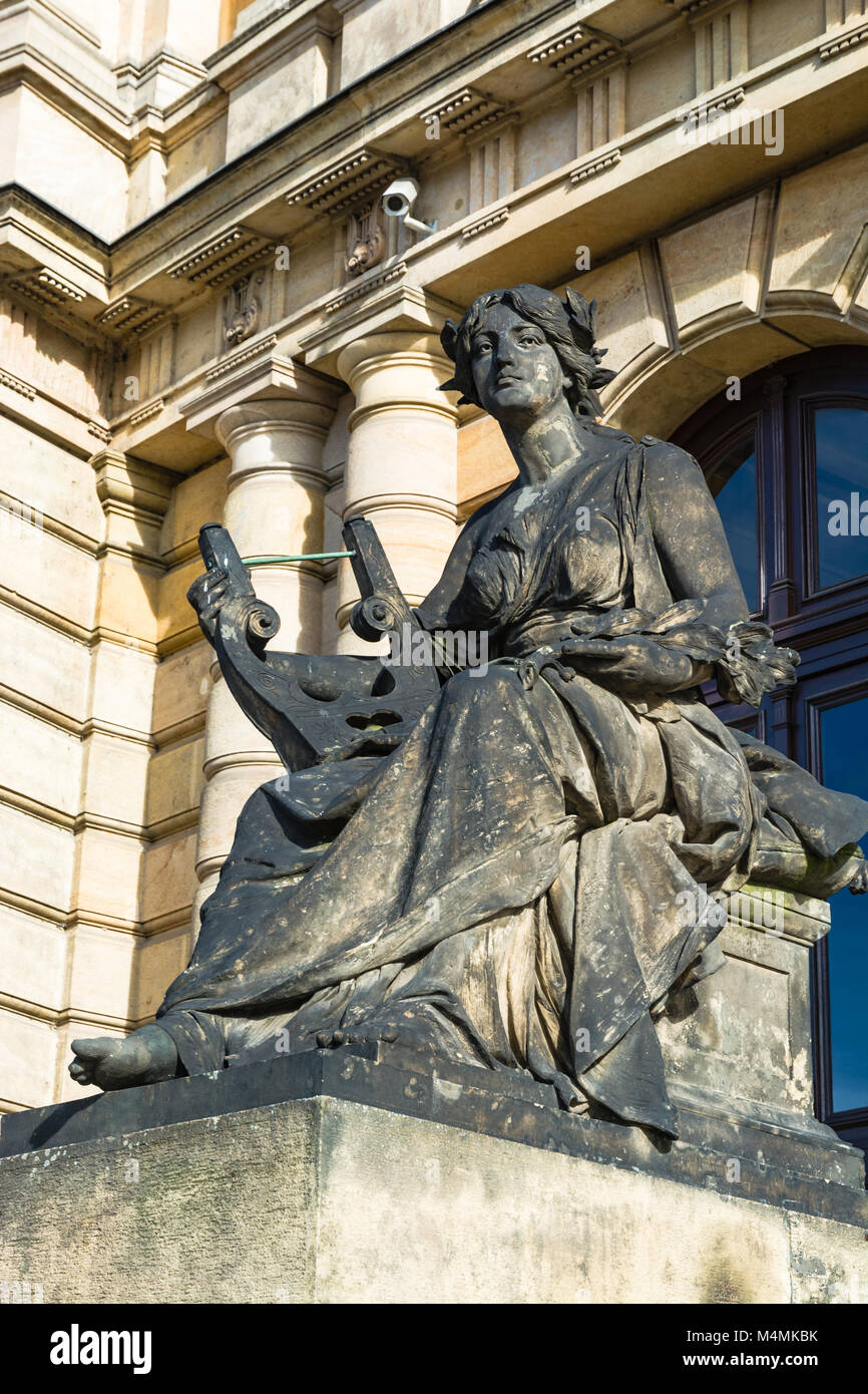 Prague sculpture woman hi-res stock photography and images - Alamy