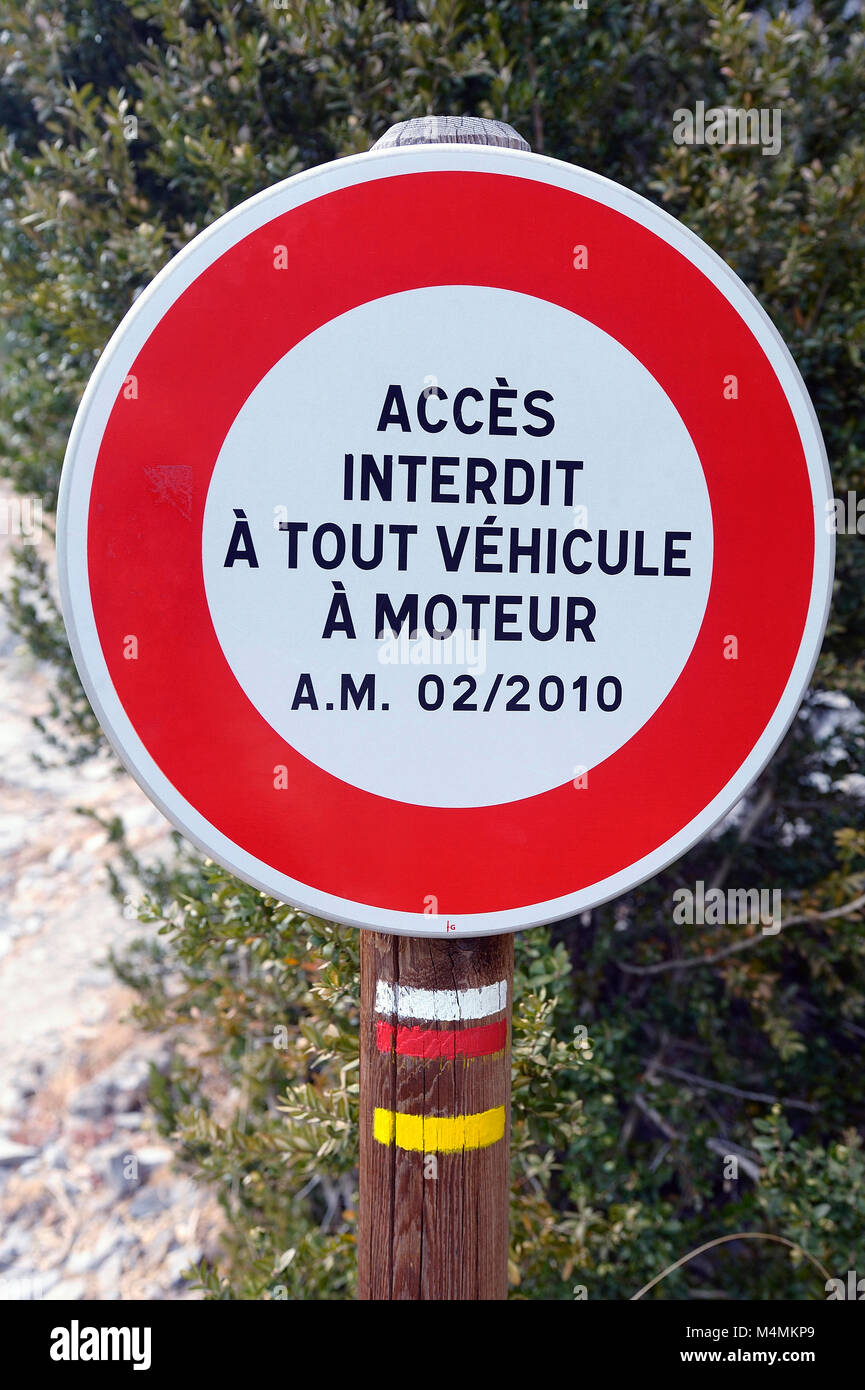 Prohibited motor vehicles hi-res stock photography and images - Alamy