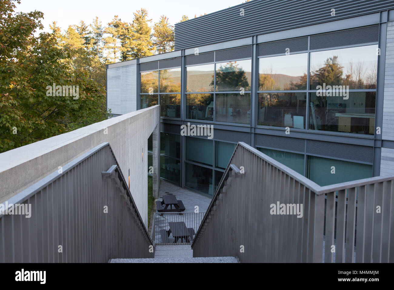 Lunder research center hi-res stock photography and images - Alamy