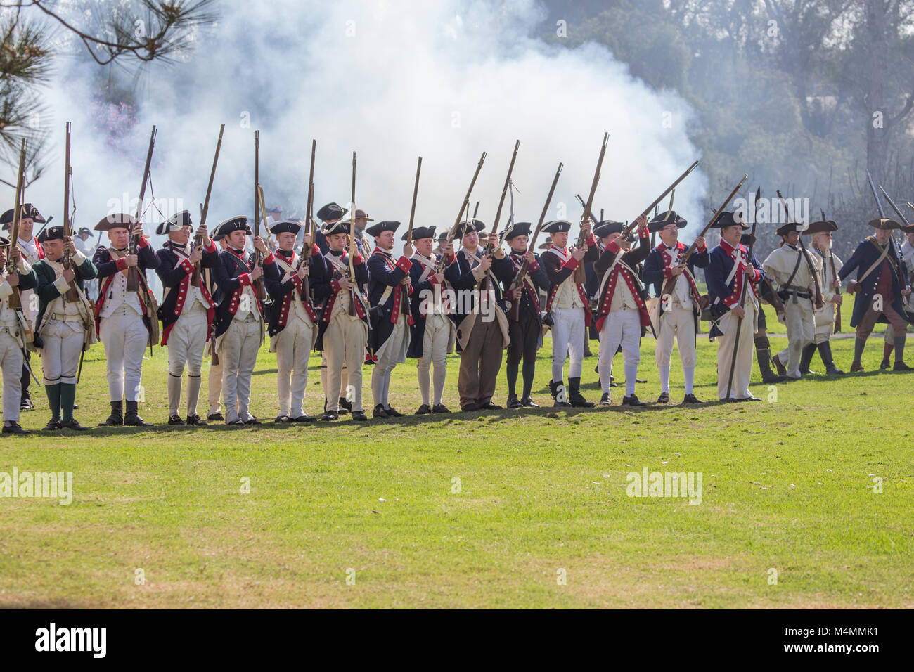 American revolution soldier patriot rifle hi-res stock photography and ...